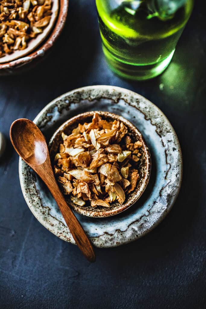 Thai Crispy Fried Garlic and Oil (and How to use it) - Simply Suwanee