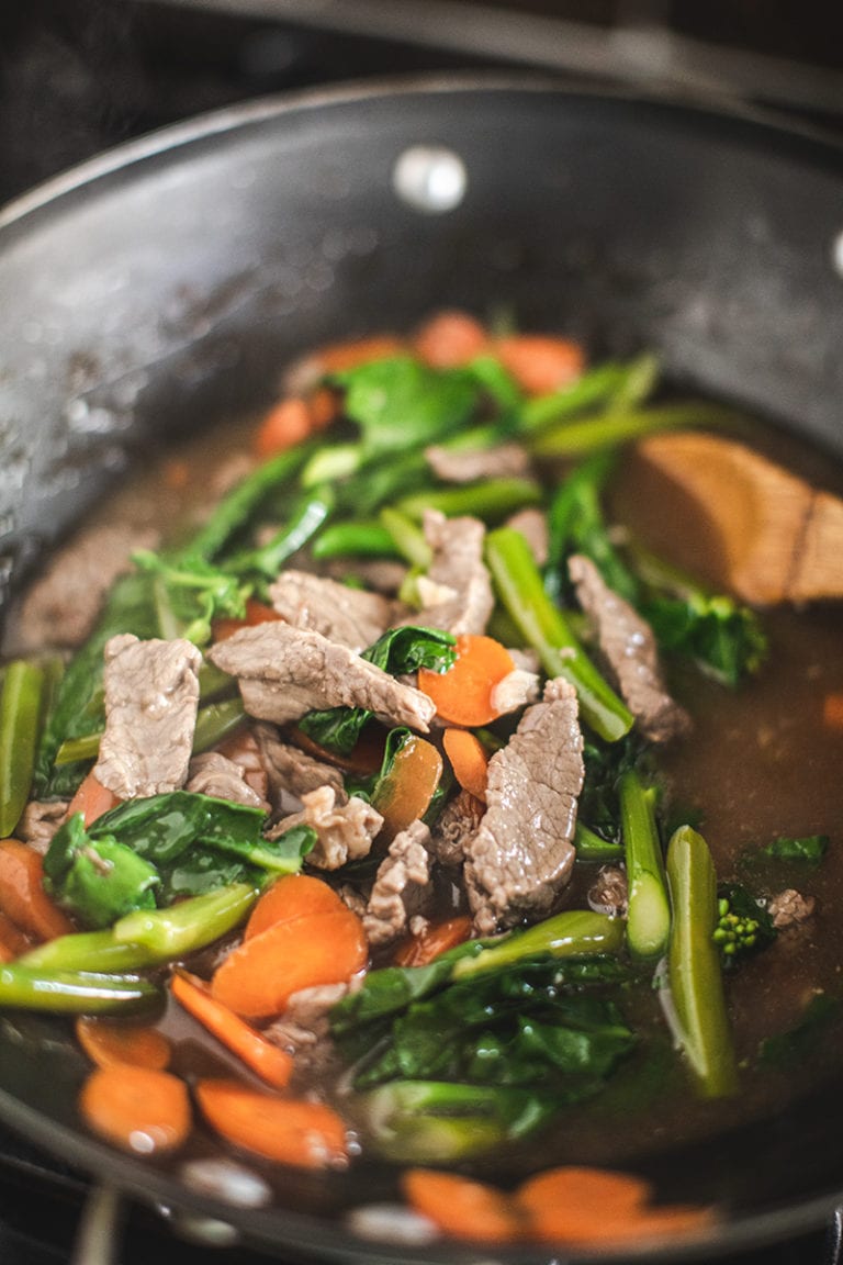Thai Stir Fry with Gravy (Rad Na Recipe) - Simply Suwanee