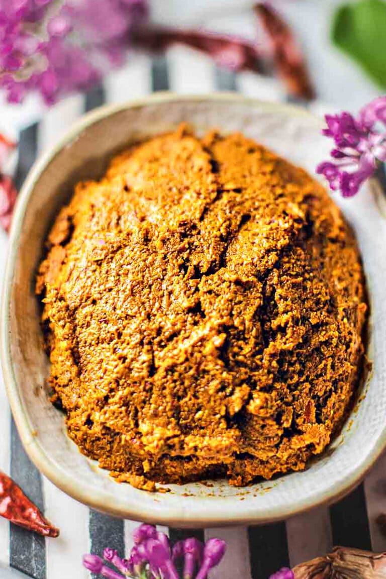 Authentic Thai Yellow Curry Paste - Simply Suwanee