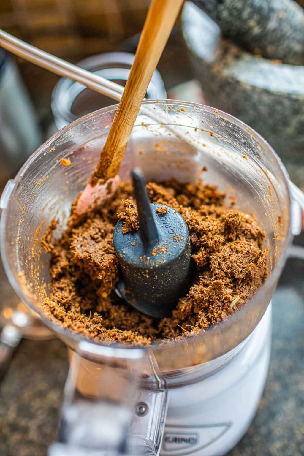 The Best Authentic Thai Massaman Curry Paste Recipe - Simply Suwanee