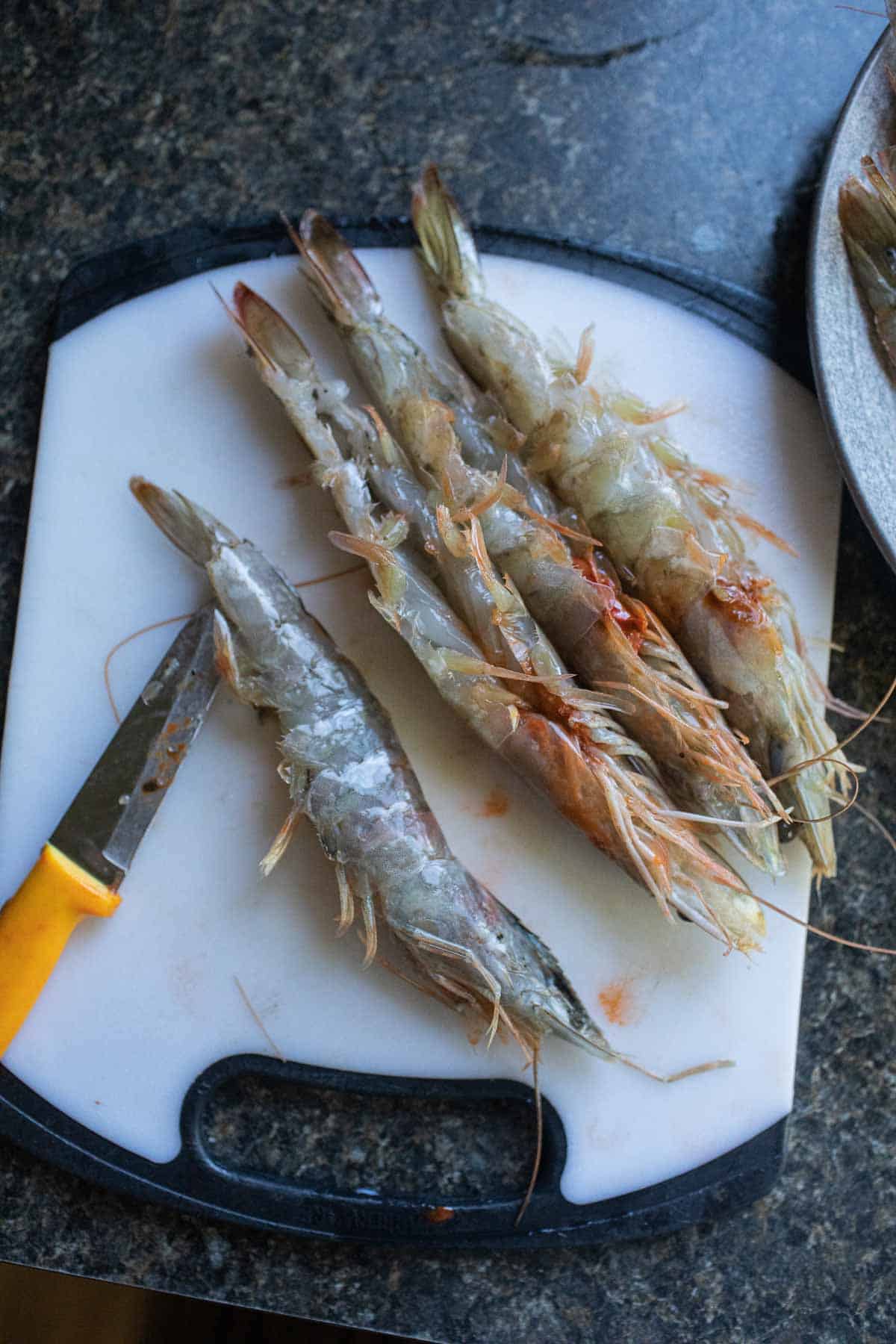 Thai grilled garlic shrimp (with shells on) - Simply Suwanee