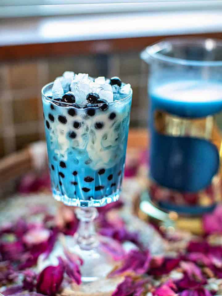 How to Make Authentic Thai Iced Tea (Cha Yen) - Simply Suwanee