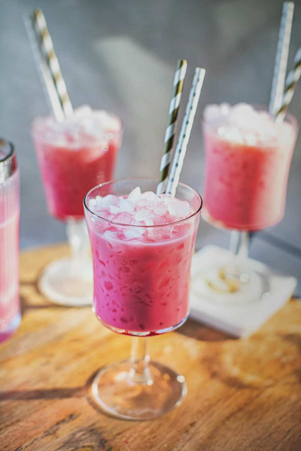 Pink Milk Thai Nom Yen (Only 3-Ingredients!) - Simply Suwanee