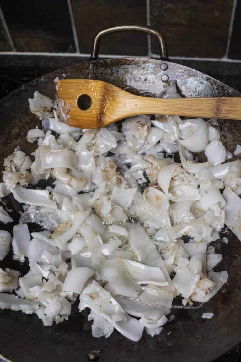 Kuay Tiew Kua Gai Thai Rice Noodles with Chicken - Simply Suwanee