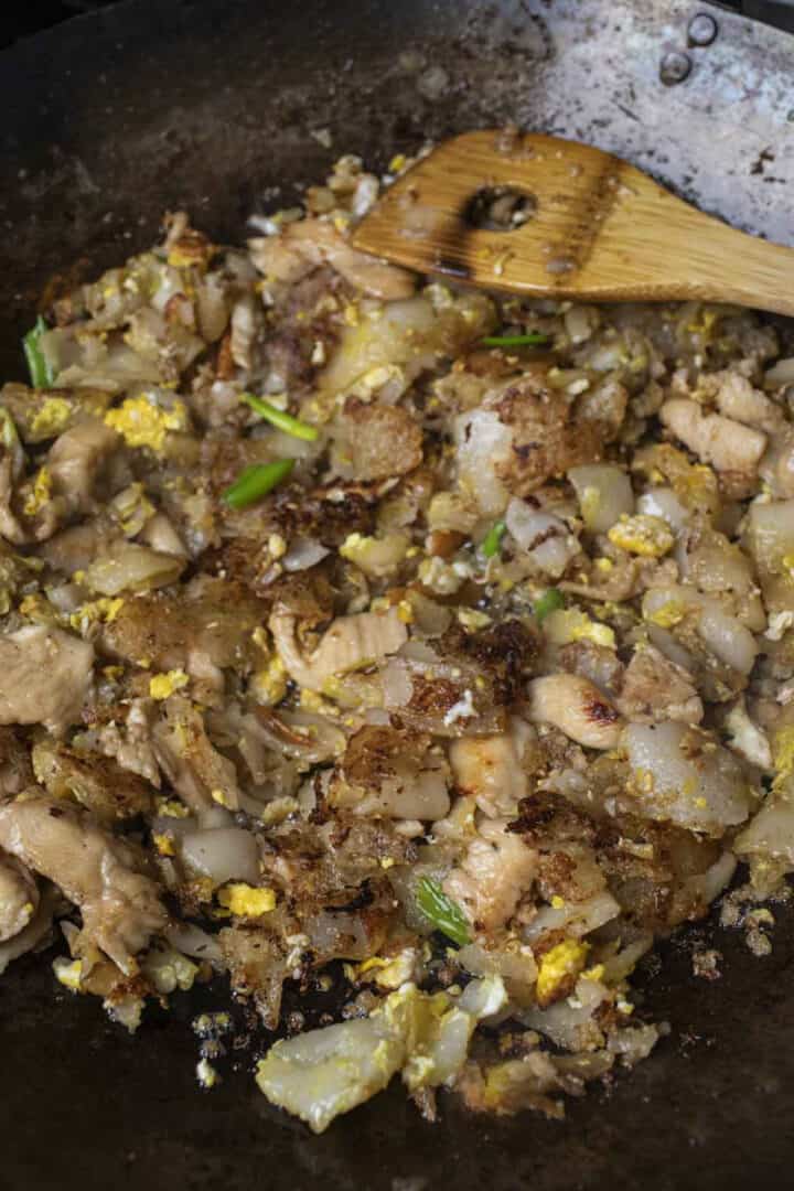 Kuay Tiew Kua Gai Thai Rice Noodles with Chicken - Simply Suwanee