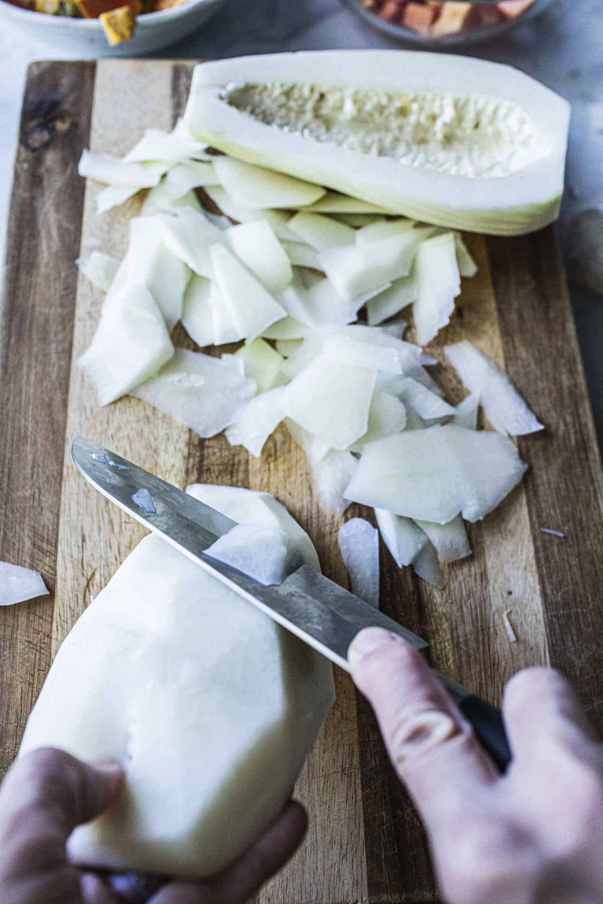 How to Cut a Papaya (Green or Ripe-4 Ways!) - Simply Suwanee