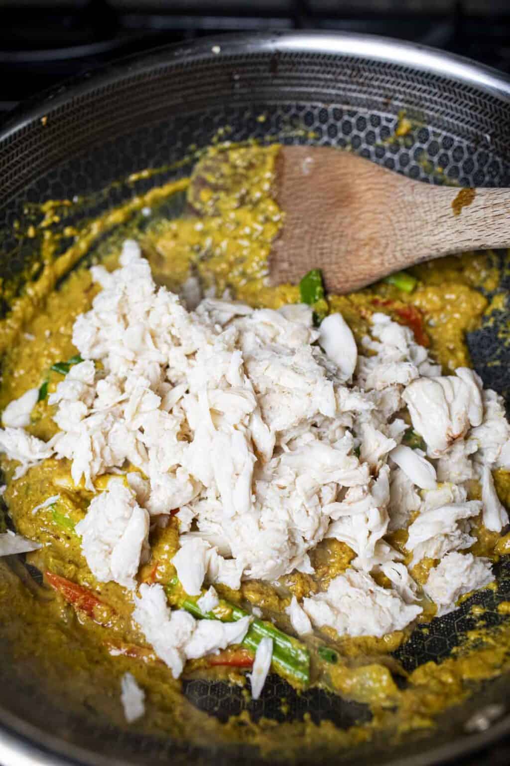 Authentic Thai Crab Curry Recipe (Pad Pong Karee - Simply Suwanee