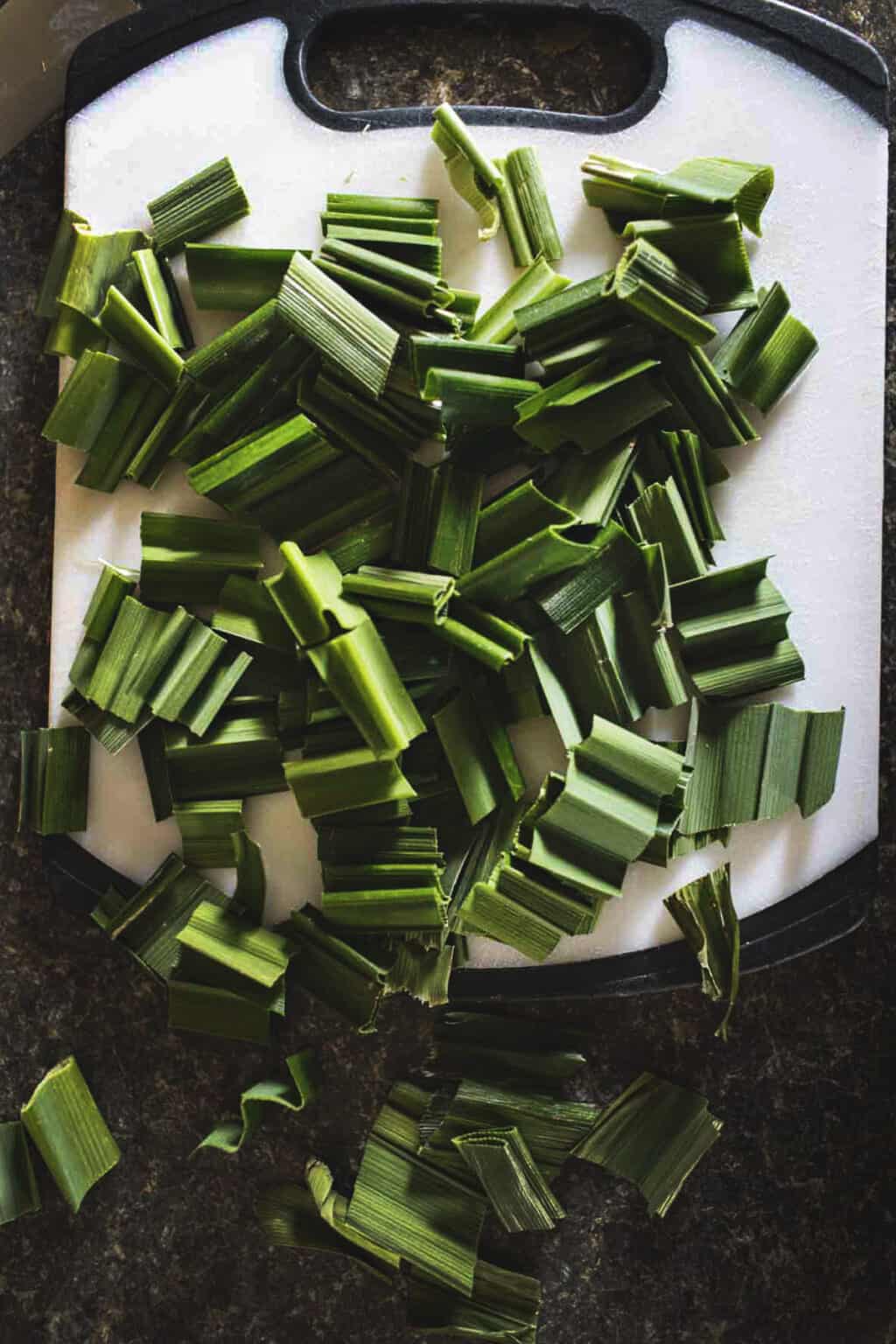 Pandan Syrup (Using 3 Ingredients!) - Simply Suwanee
