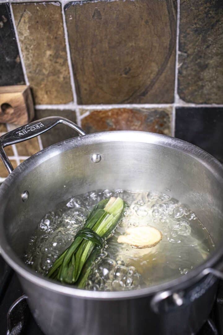 Easy Pandan Tea (Hot or Cold!) - Simply Suwanee