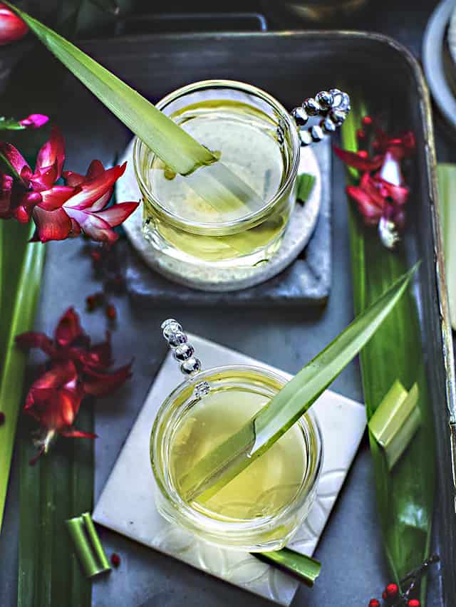 How to Make Authentic Thai Iced Tea (Cha Yen) - Simply Suwanee