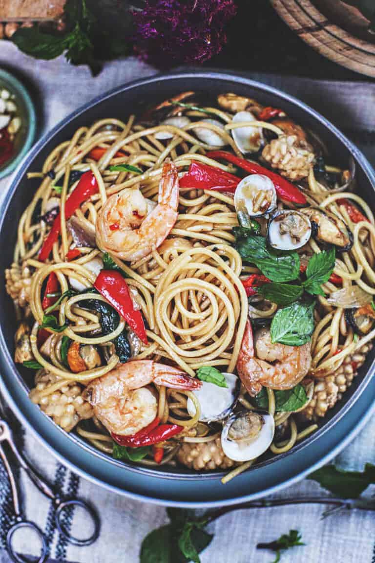 Thai Spaghetti Pad Kee Mao (Drunken Noodles) - Simply Suwanee