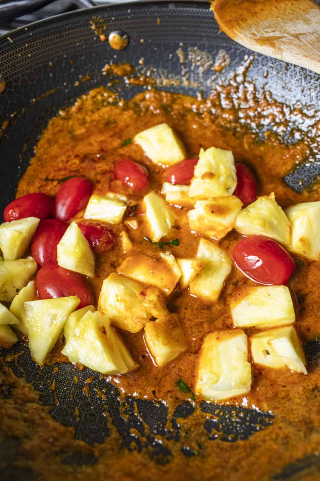 Thai Roasted Duck Curry with Pineapple - Simply Suwanee