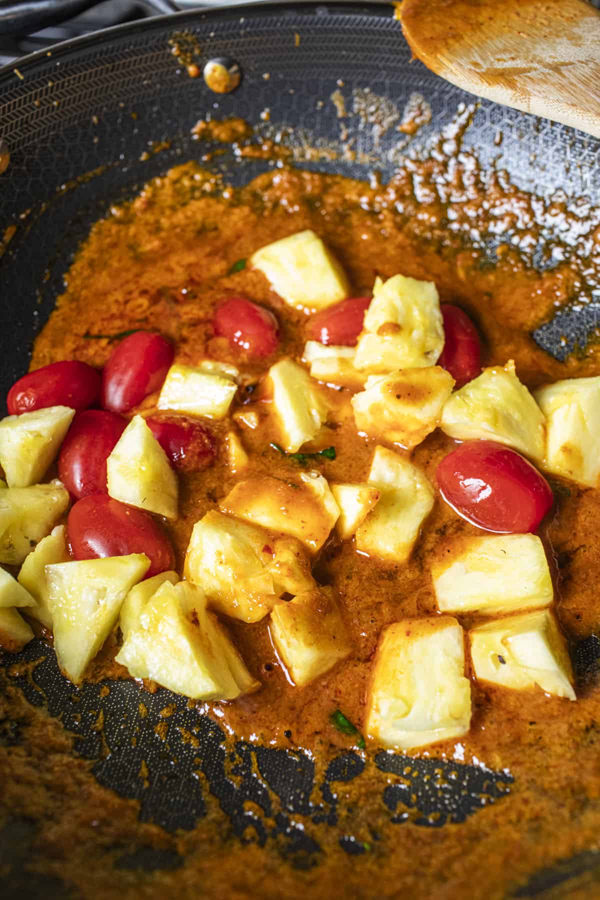 Thai Roasted Duck Curry with Pineapple - Simply Suwanee