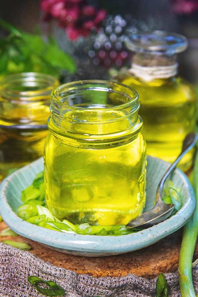 Scallion Oil Recipe (Easy 2 Ingredients!) - Simply Suwanee